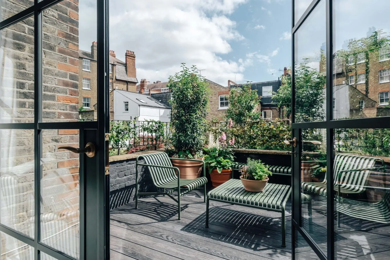Albert Bridge Road - Luxury Holiday Apartment To Rent in London