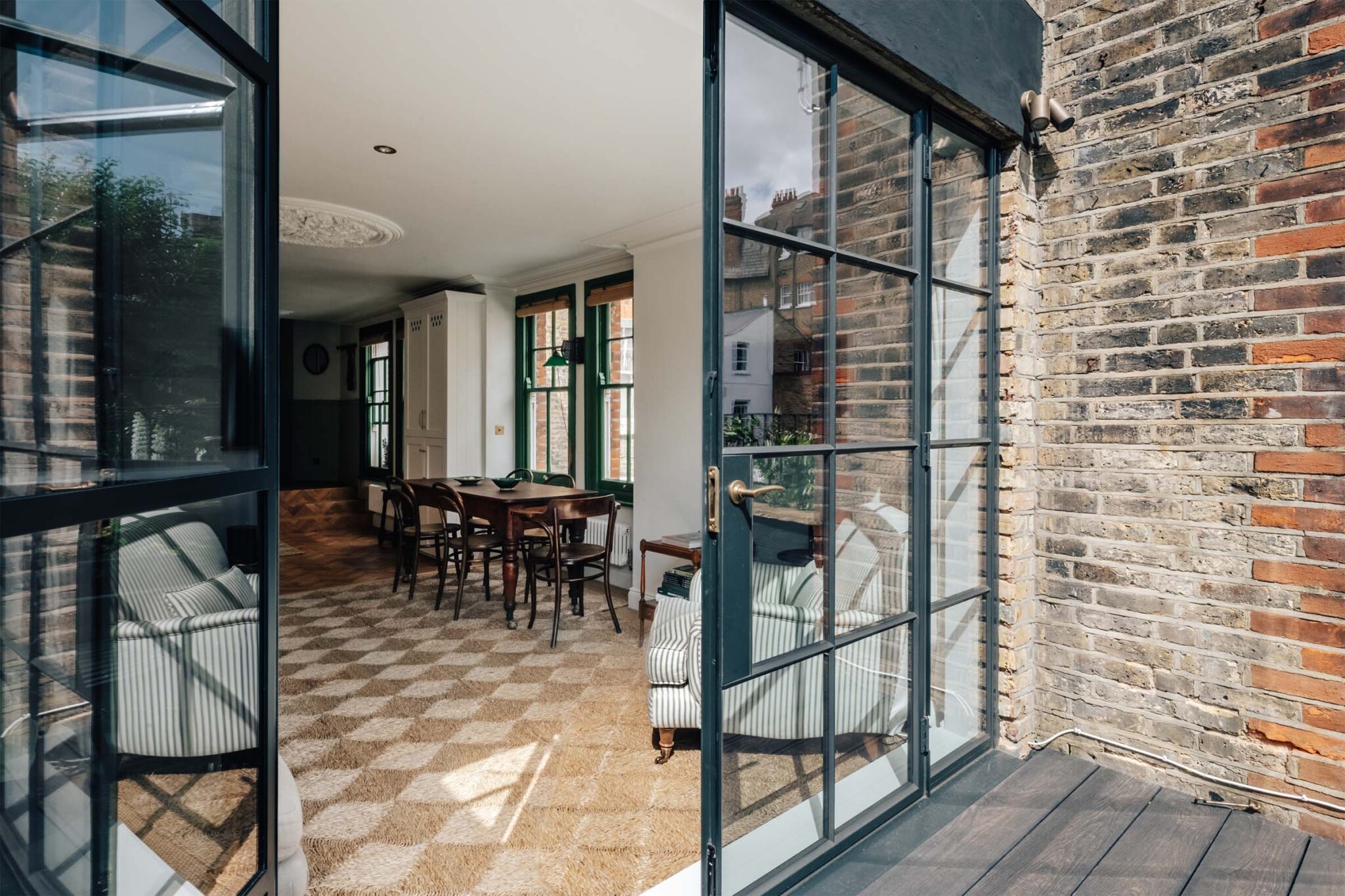 Albert Bridge Road - Luxury Holiday Apartment To Rent in London