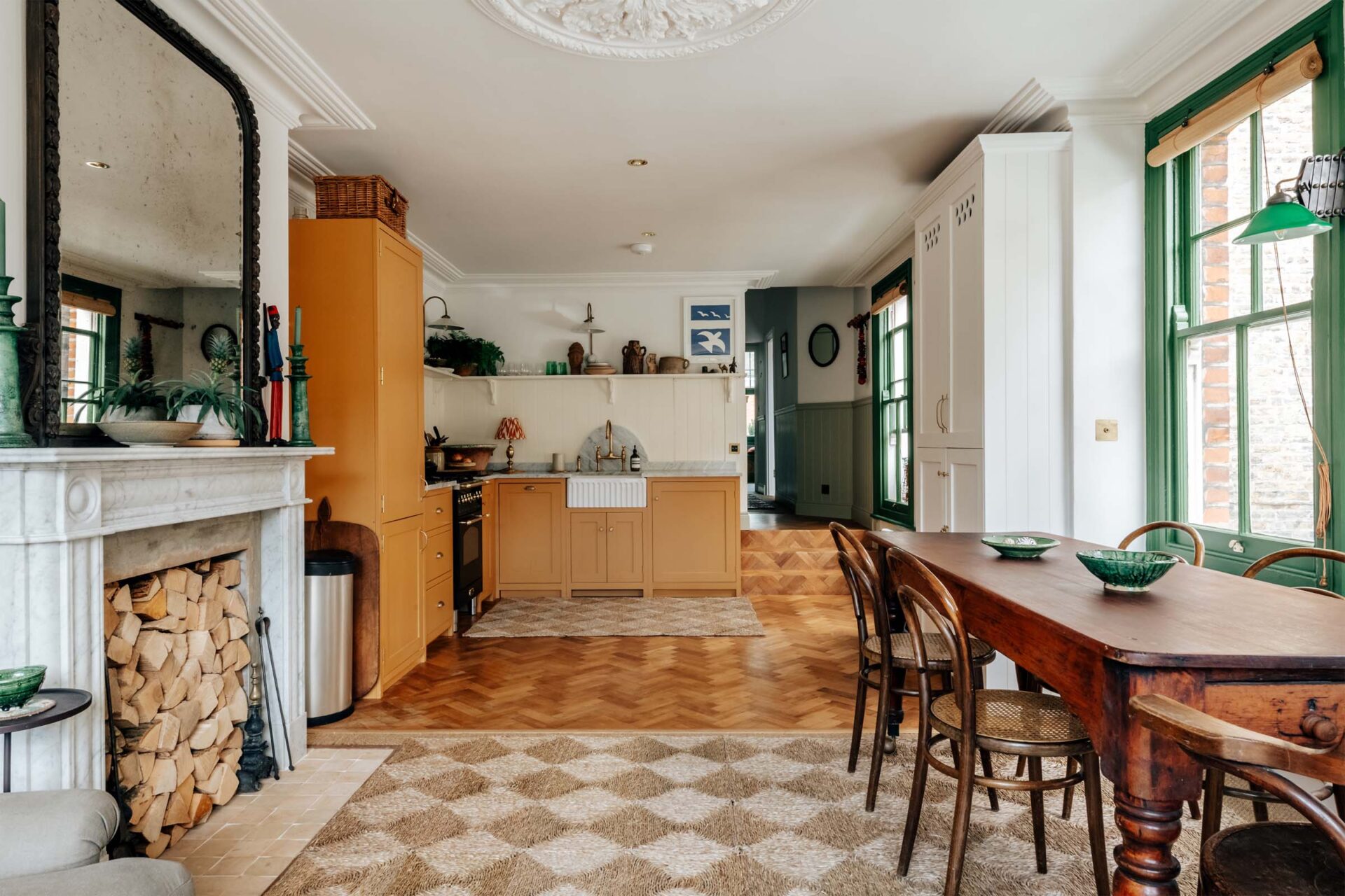 Albert Bridge Road - Luxury Holiday Apartment To Rent in London