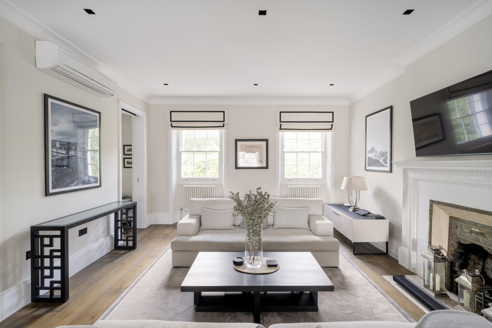 Lowndes Square - Luxury Holiday Apartment To Rent in London