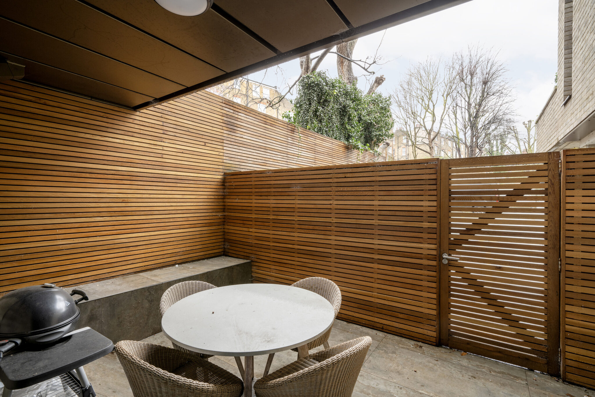 The Atrium - Luxury Holiday Apartment To Rent in London